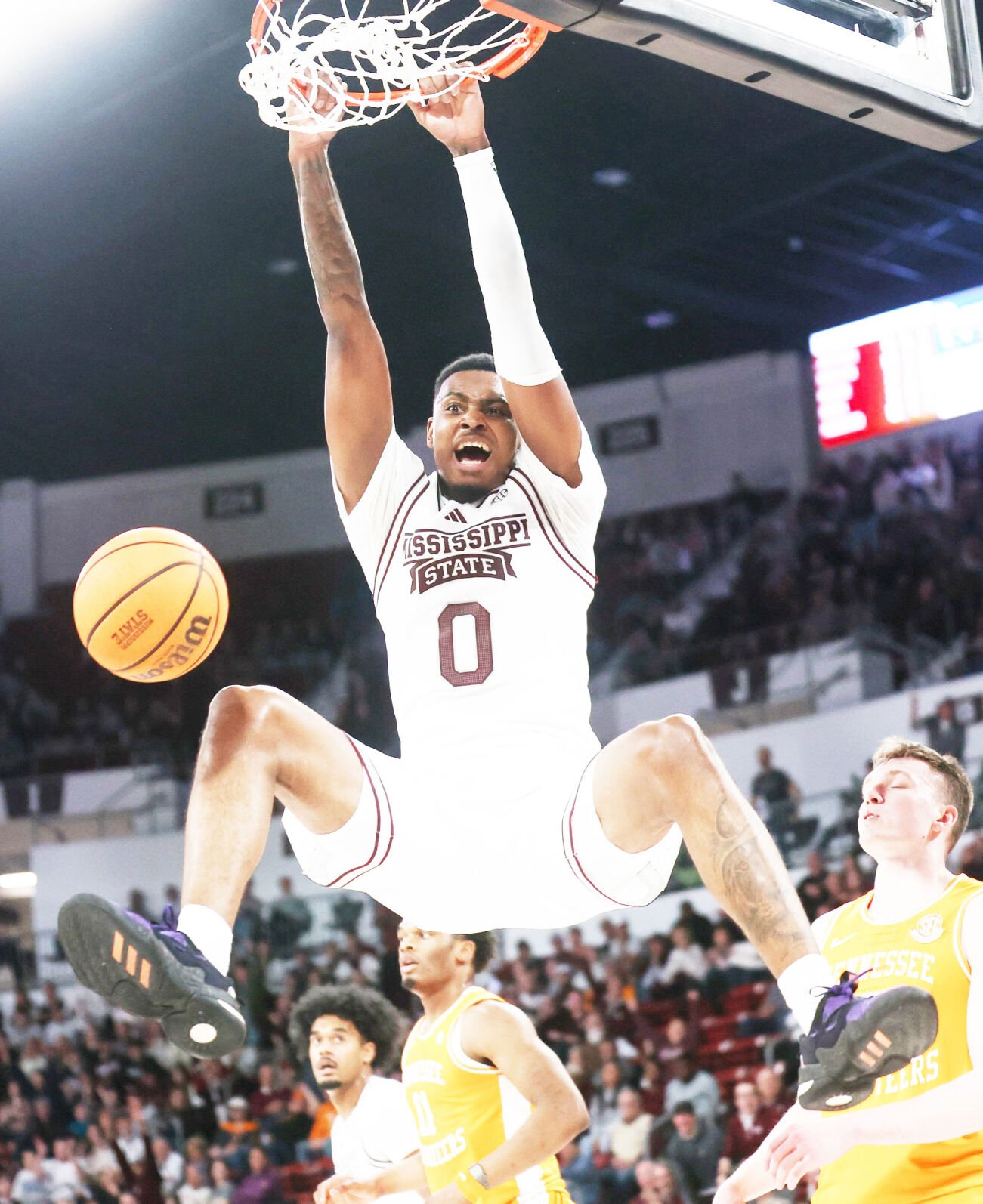 Bulldogs dunk No. 5 Volunteers | Sports | starkvilledailynews.com