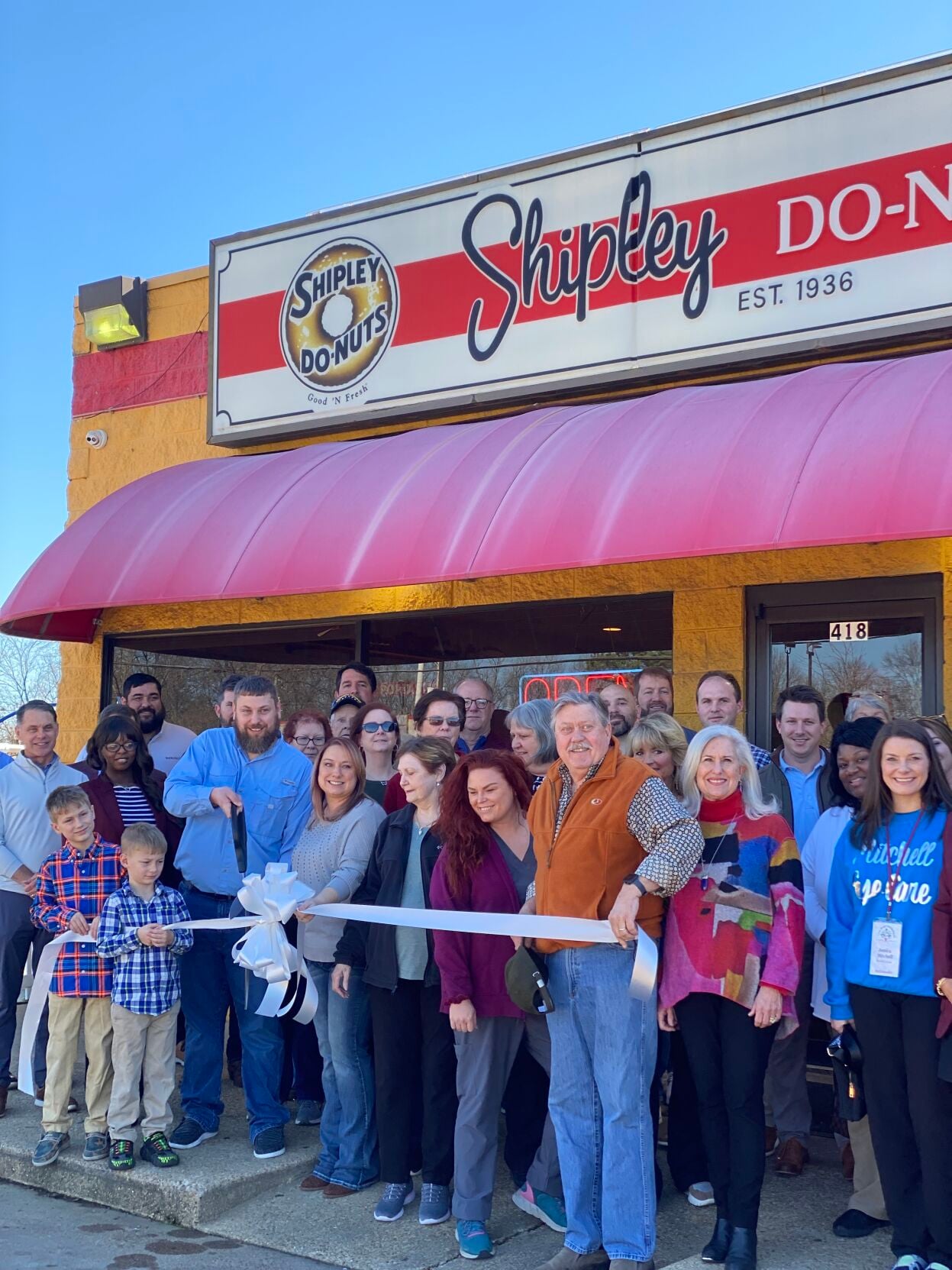 Shipley’s Donuts celebrates new ownership with ribbon cutting | News ...