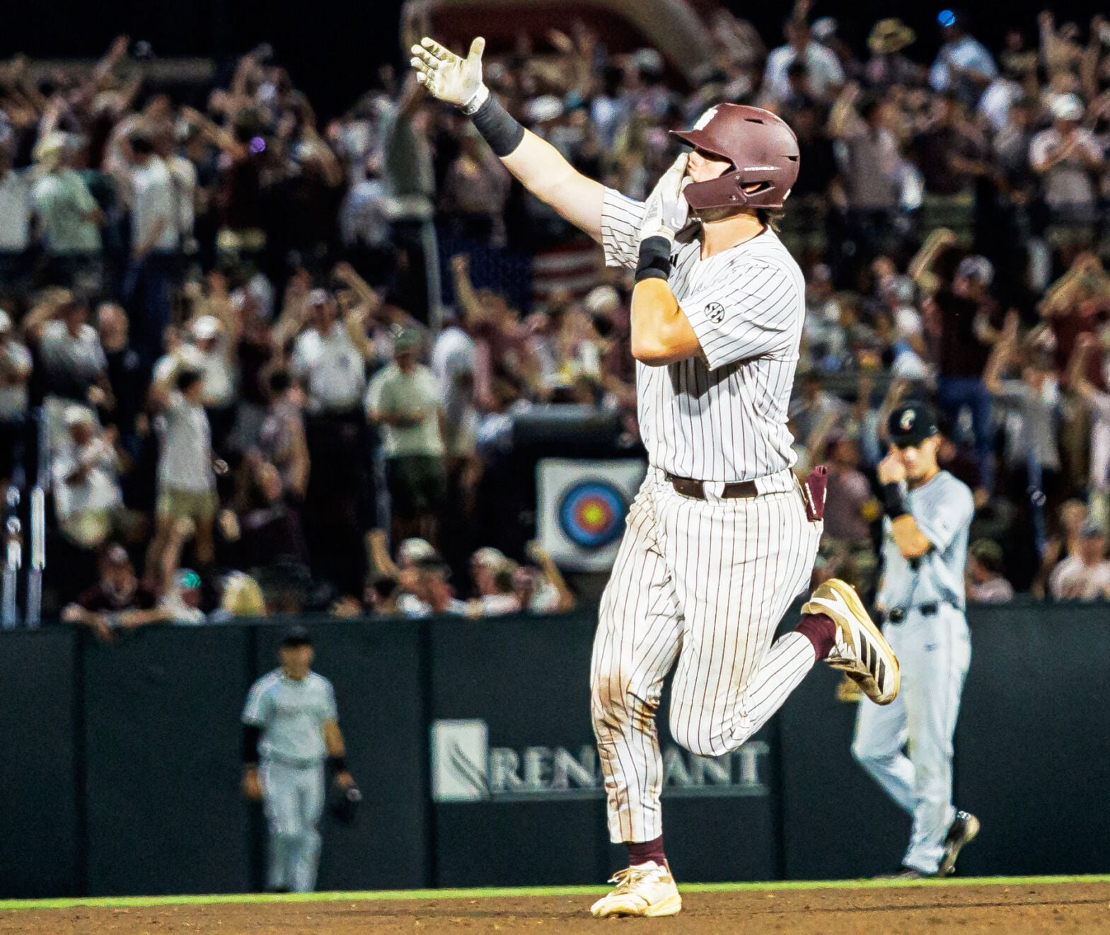 Bulldogs defeat Bearcats to advance to Starkville Regional championship ...