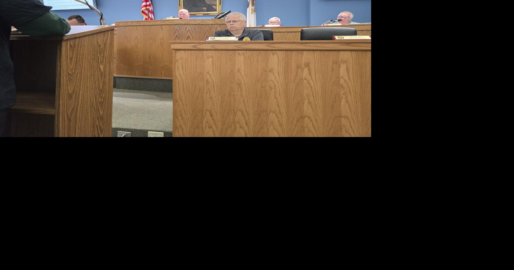 Police Chief Smudzinski speaks on standoff at La Salle Council meeting ...