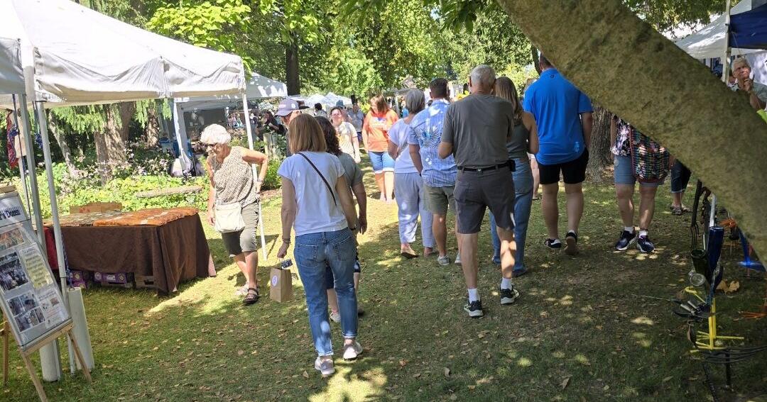 Artists fascinate crowd at Hornbaker Artisan Fair | 103.9 WLPO ...