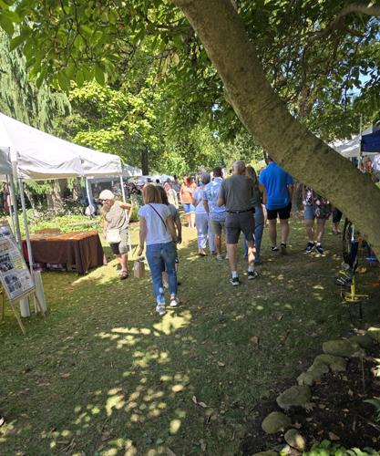 Artists fascinate crowd at Hornbaker Artisan Fair | 103.9 WLPO ...
