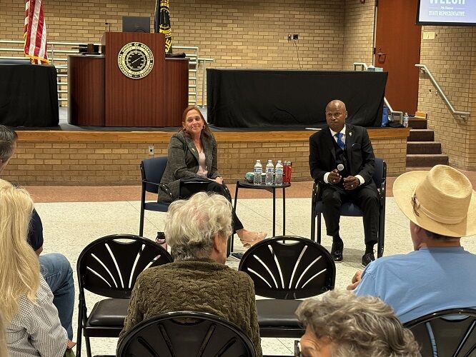 La Salle Town Hall Featuring Illinois Speaker Of The House Covers Wide ...