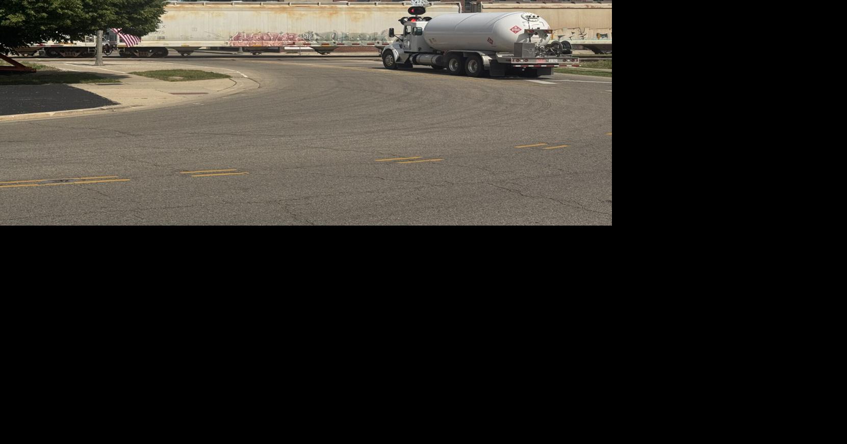 Train Blocks Travel In Downtown Mendota For Over Four Hours | 103.9 ...