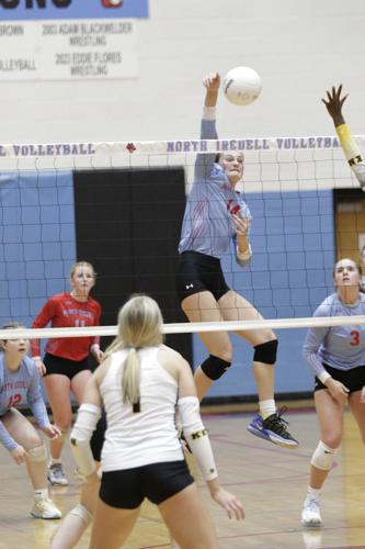 North Iredell’s Flowers makes college commitment