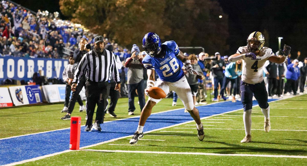 Mooresville NC puts up 70 points, routs Alexander Central