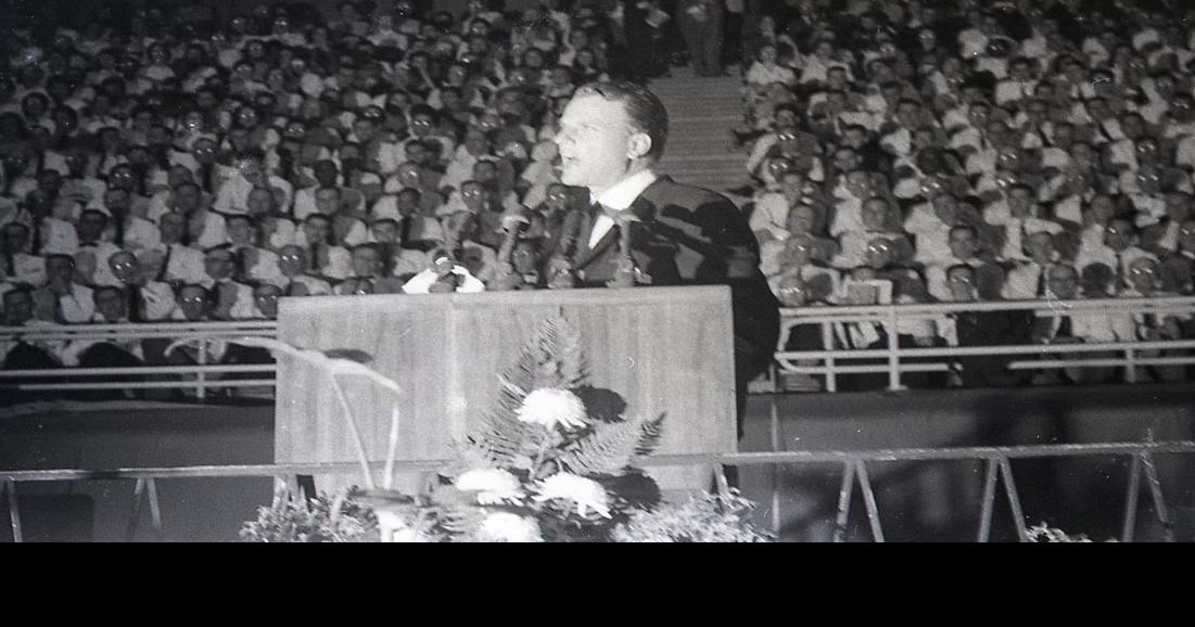 Did young Billy Graham preach in Statesville?