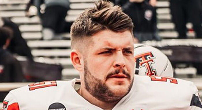 Former Statesville Greyhound Storment signs with Edmonton