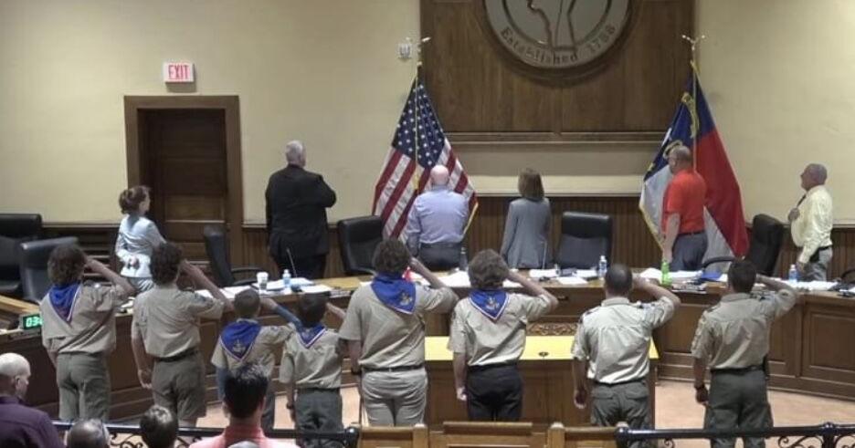 Statesville Scouts lead Pledge of Allegiance at commissioner's meeting