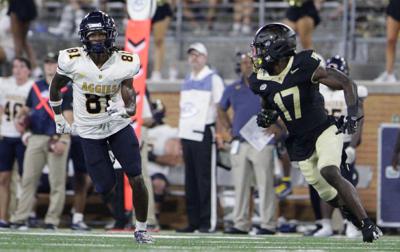 COLLEGE FOOTBALL ROUNDUP: Stevenson, Wake Forest debut with victory ...