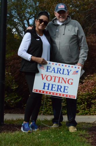 103124-srl-news-earlyvoters-p4.JPG