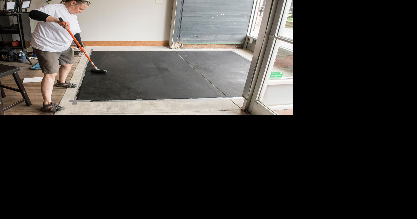 PHOTOS: Chalk artist creates art for Spring Art Crawl