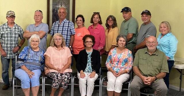 Thirteen Mitchell cousins attend family reunion