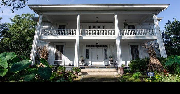 Sharpe House to honor mothers, grandmothers with Tea on the Lawn