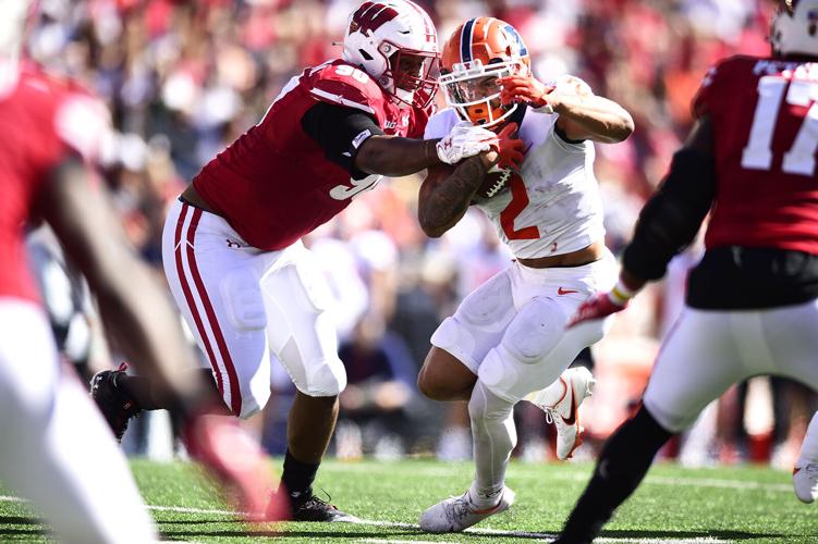 Illinois vs. Wisconsin Badgers football video highlights, live updates ...