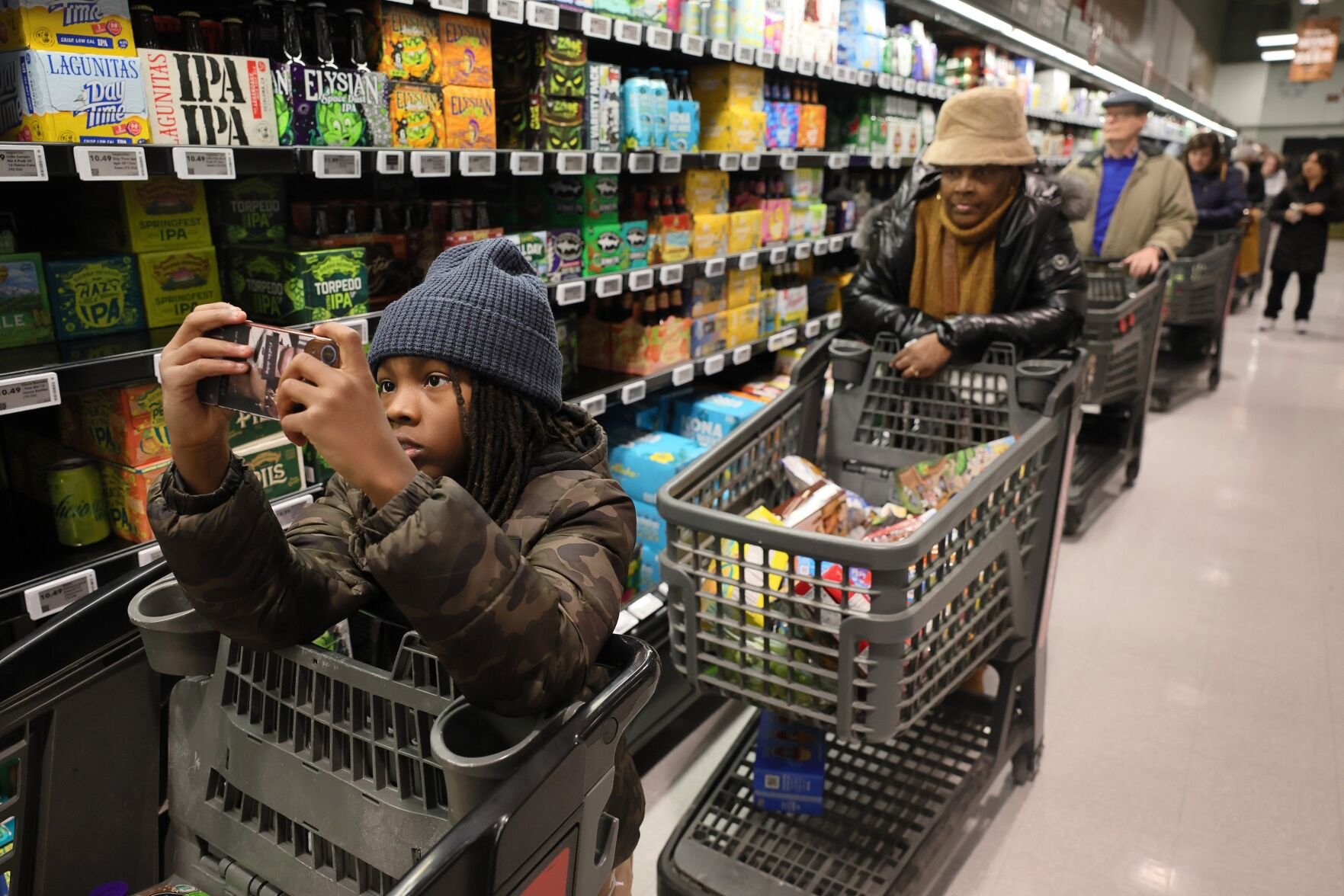 Photos: Long lines, empty shelves at St. Louis stores ahead of storm