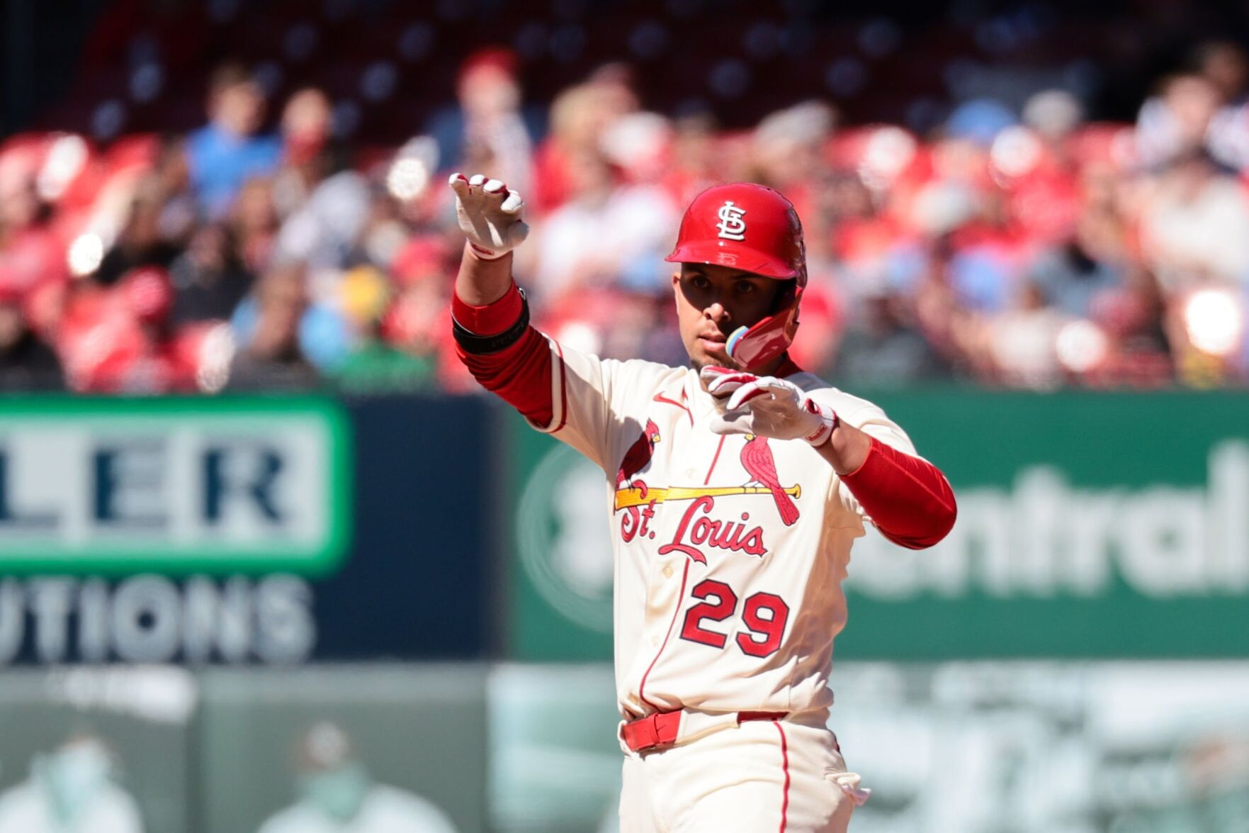 Rookie JJ Wetherholt delivers 1st walk-off winner in 10th after ...