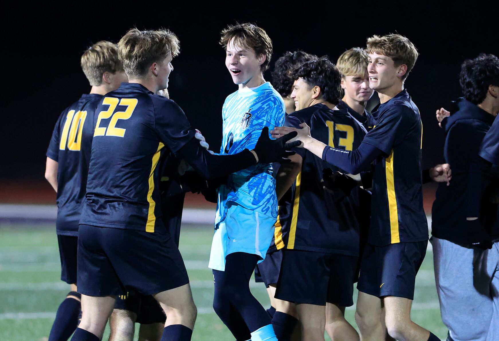 Fort Zumwalt East wins district title over rival Fort Zumwalt South