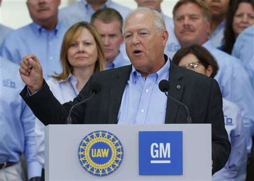 UAW head does not see more charges in U.S. training center probe