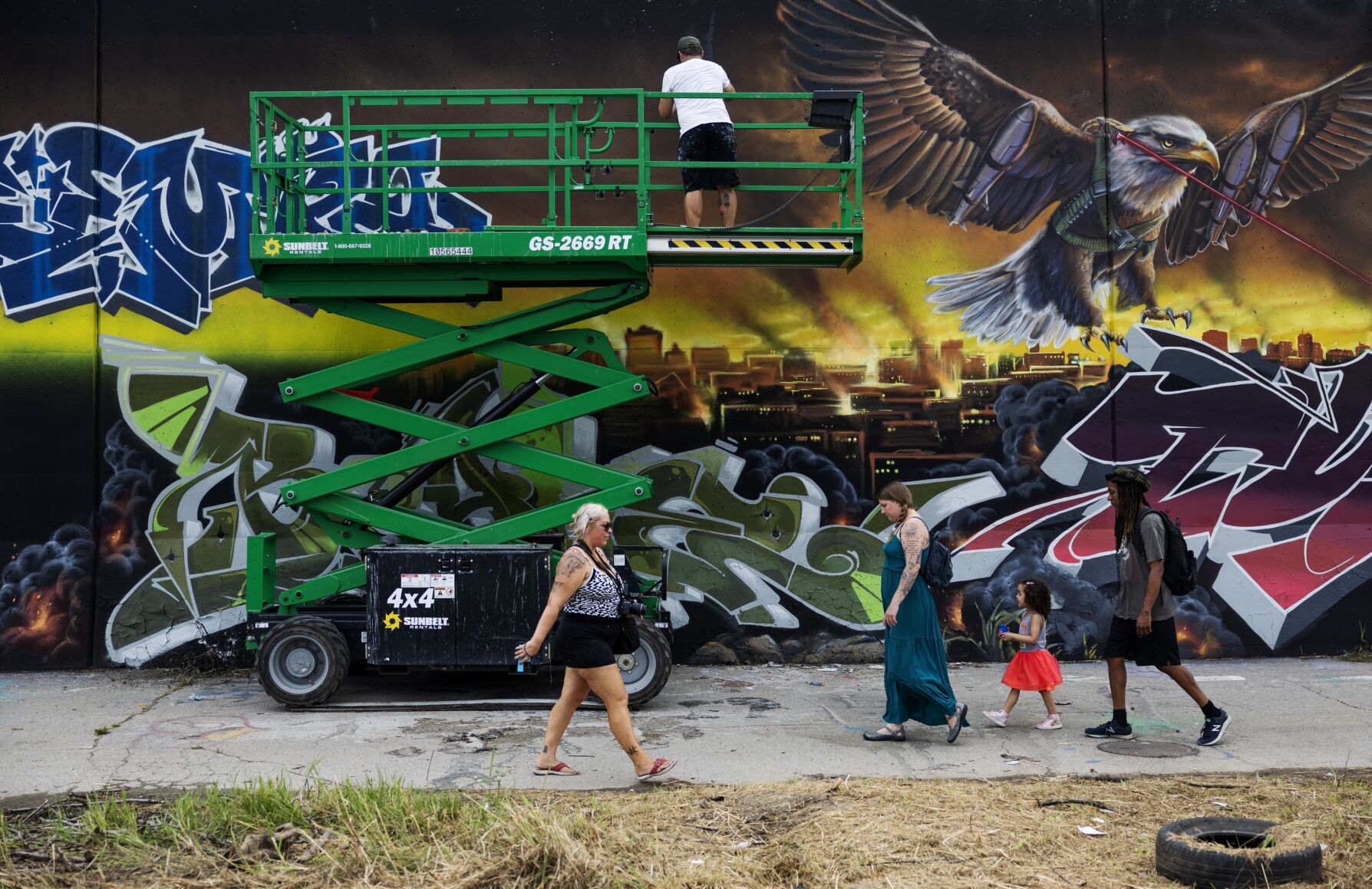 Paint Louis, largest gathering of graffiti artists in the world ...