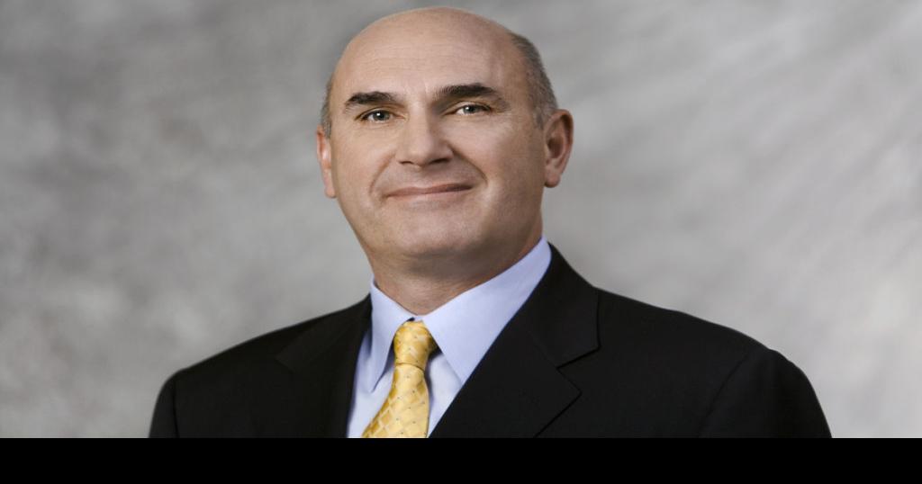 Monsanto pays CEO Grant $13.4 million