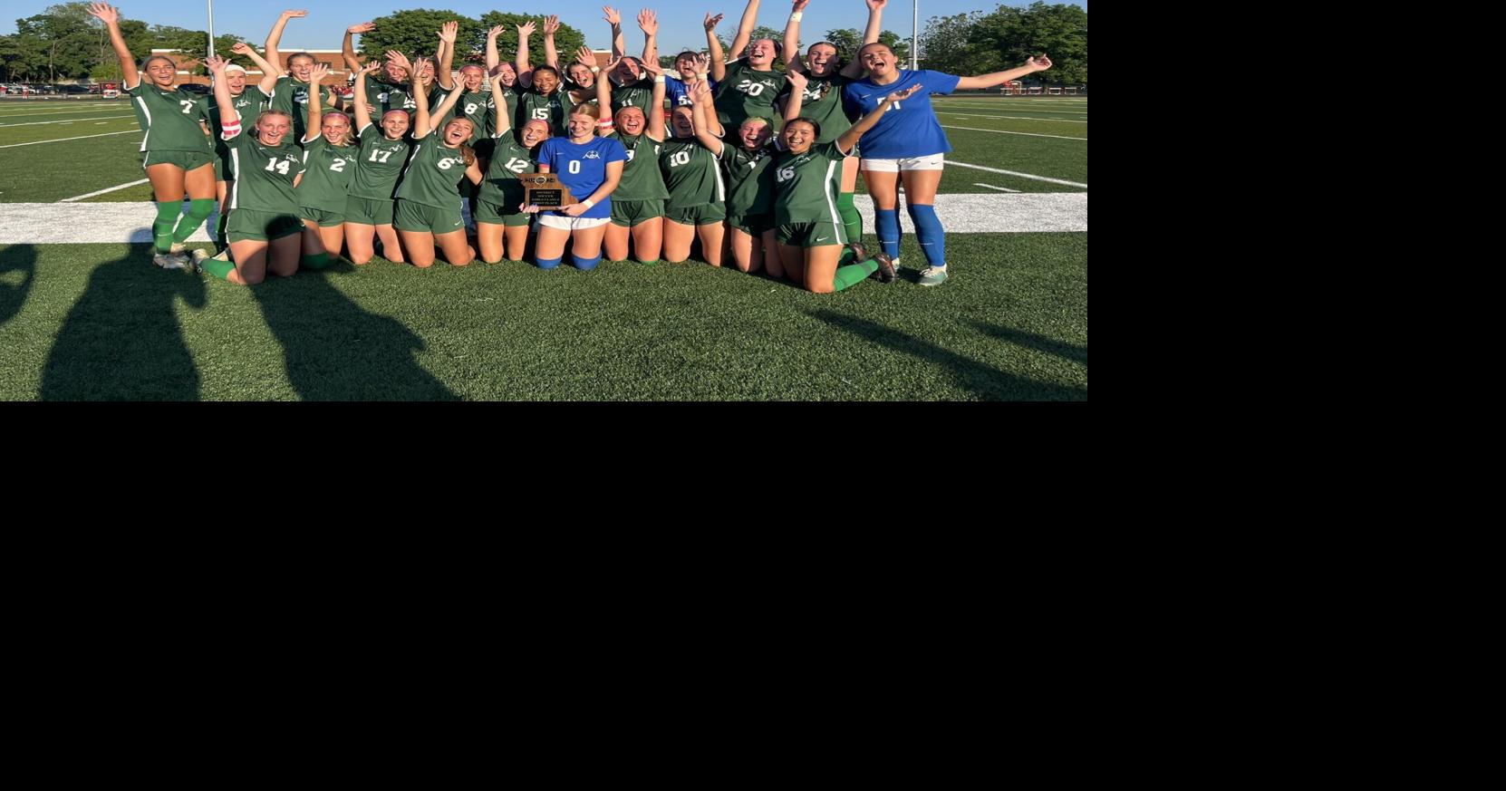 Lauren Seppi, Sofia Scego propel Nerinx Hall to fifth successive district crown