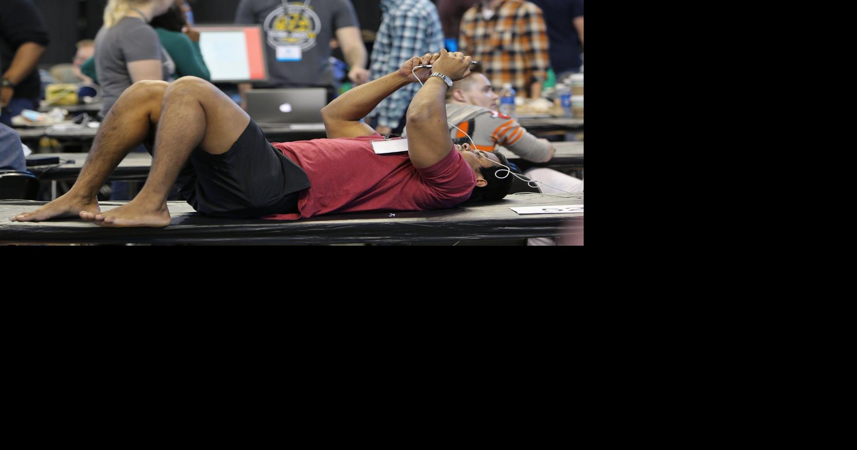 Techies work two days straight at St. Louis U to 'hack' homelessness