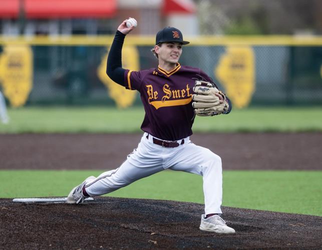 David Barker dazzles on mound and throws O'Fallon past De Smet