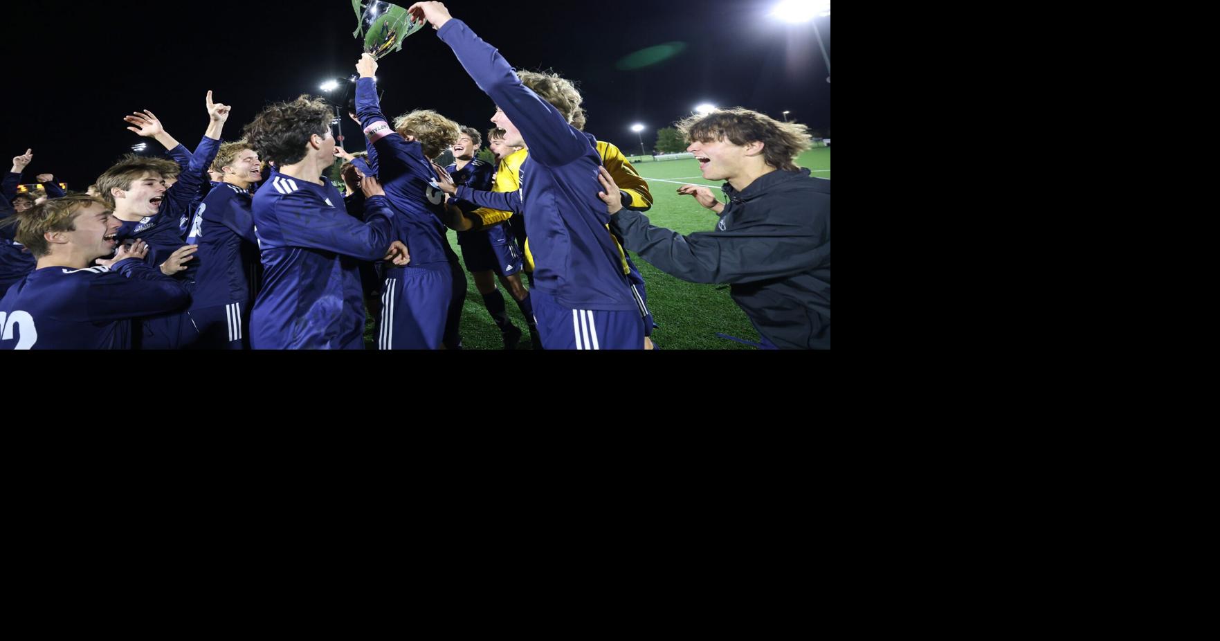 St. Louis High School Champions League, final: SLUH 5, De Smet 1