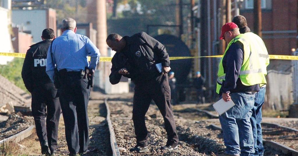 Man's arm severed after he's hit by train in St. Louis