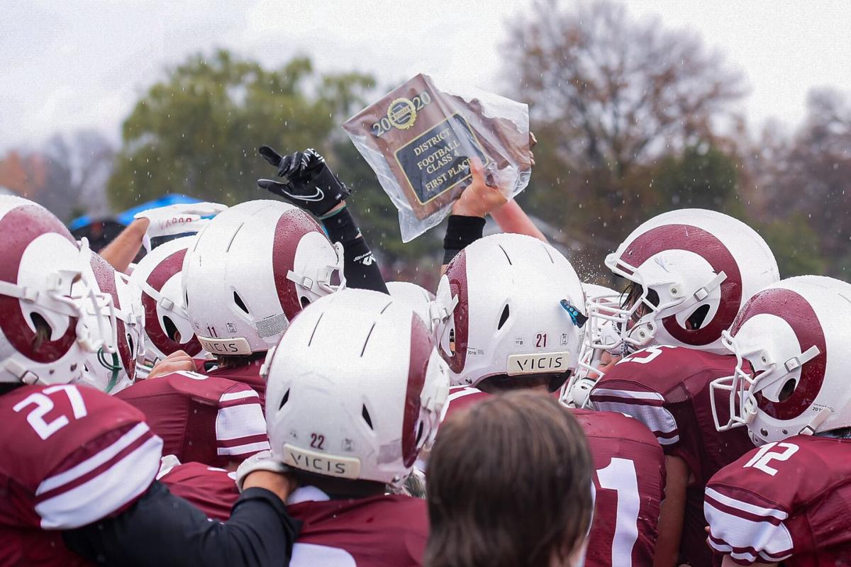 Hall's opening kickoff return helps MICDS roll past St. Dominic