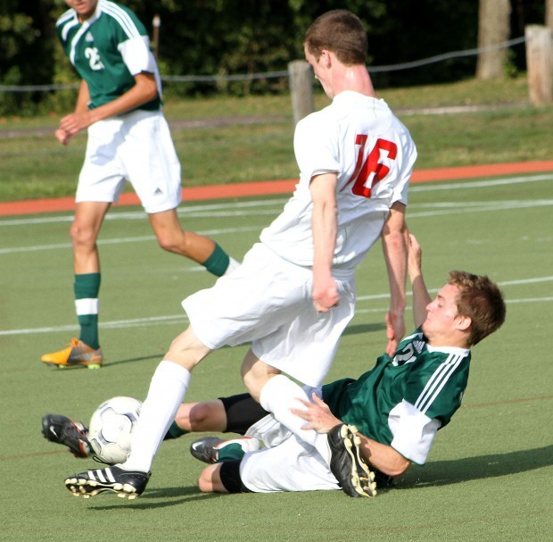Mehlville upends No. 6 Chaminade in CYC/Guelker Tournament