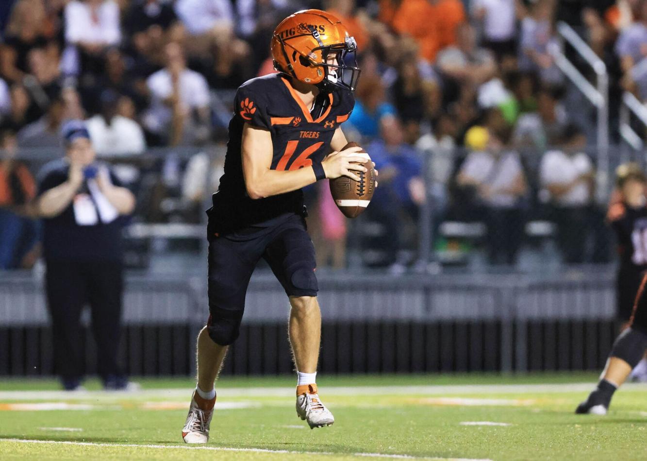 East St. Louis scores early, often on way to 11th successive win over ...