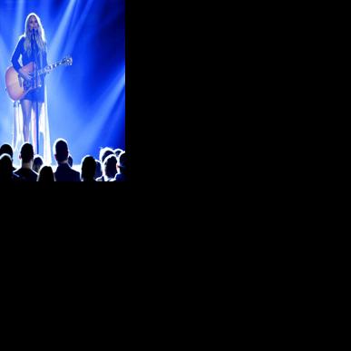 Cheeky Miranda Lambert charms St. Louis crowd with no BS approach