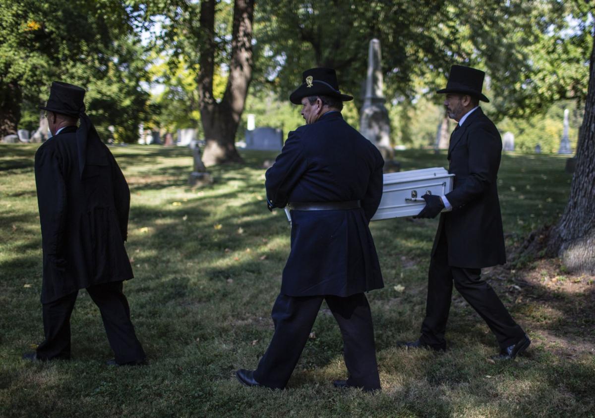 'Time to grieve.' Victorian-era funeral rites carry lessons for today ...