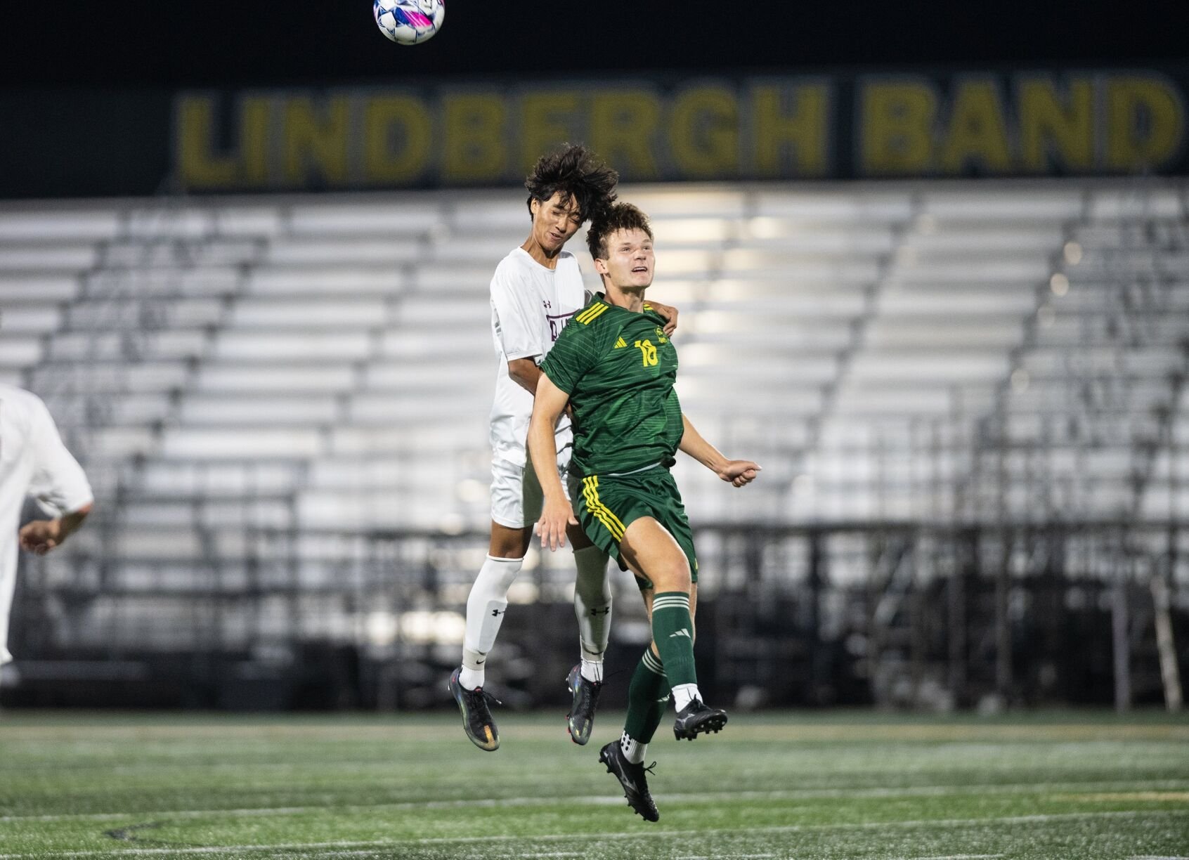 St. Louis High School Champions League: De Smet 1, Lindbergh 1