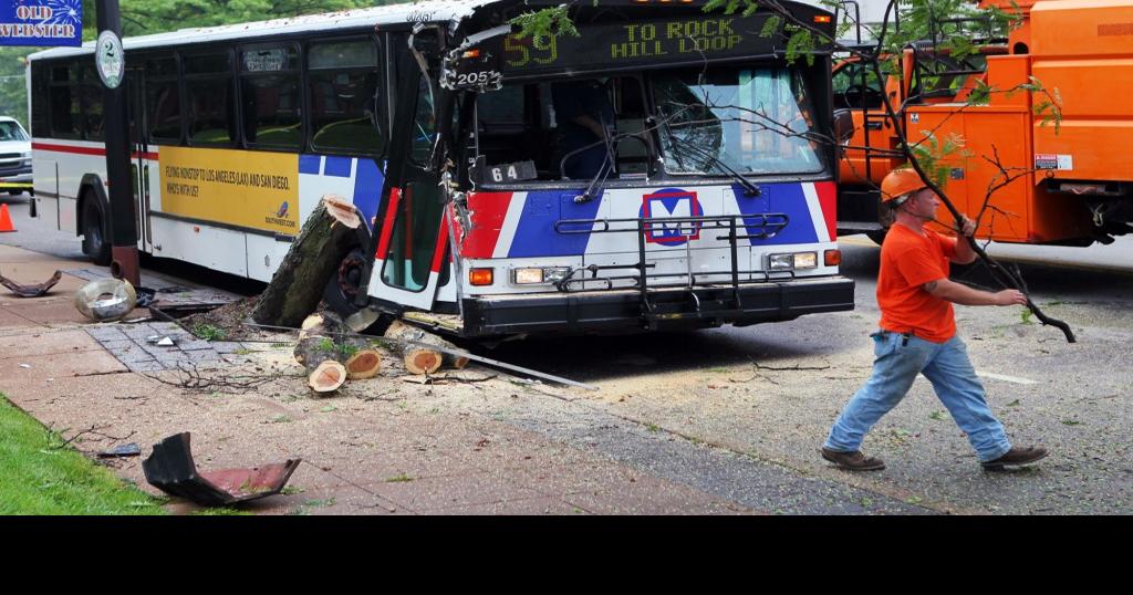 Metro bus accident on Lockwood in Webster