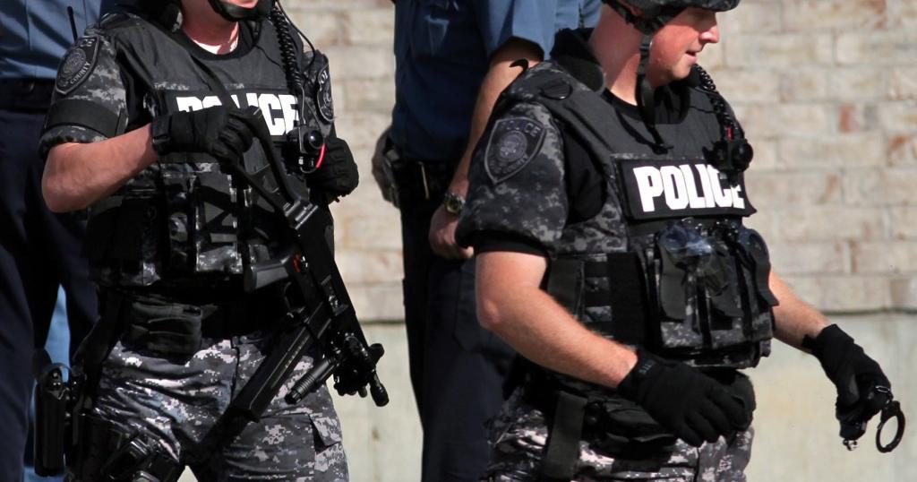 St. Louis County Police Tactical Operations Unit serves drug search ...