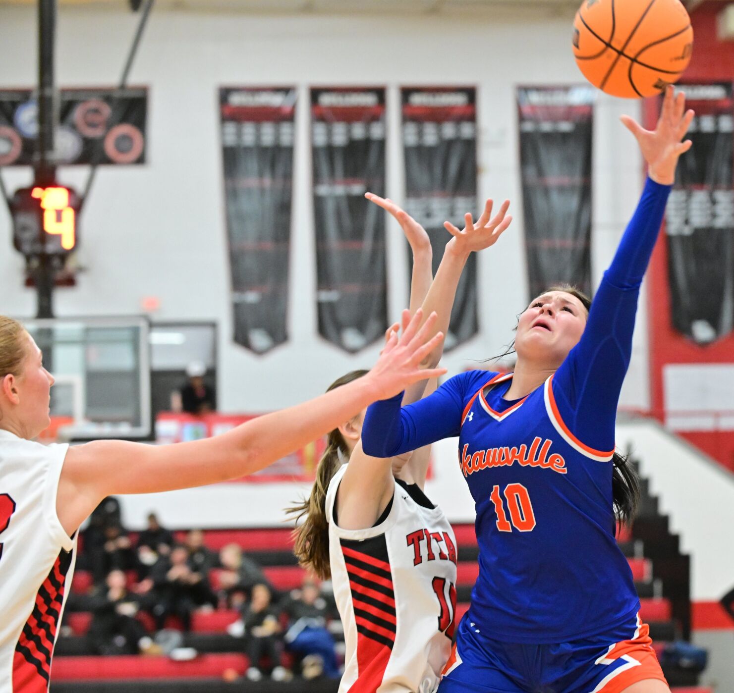 39th Highland Tournament, first round: Chatham Glenwood 53, Okawville 29