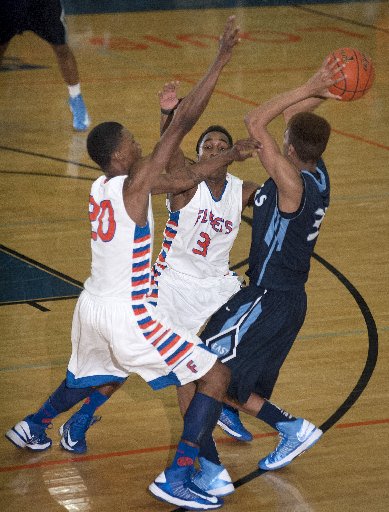 McCray, Munson power East St. Louis past No. 1 Belleville East