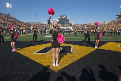 Mizzou Golden Girls and cheerleaders