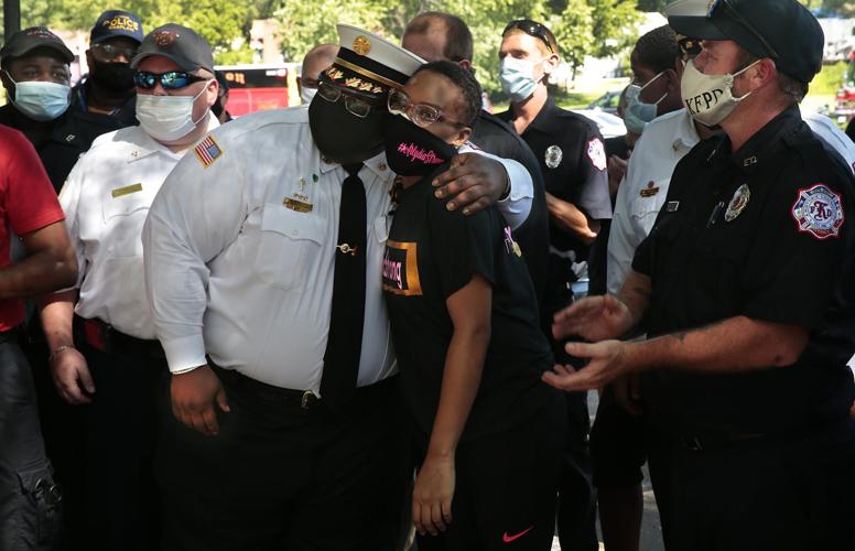 Man stands trial for shooting at St. Louis County Applebee's