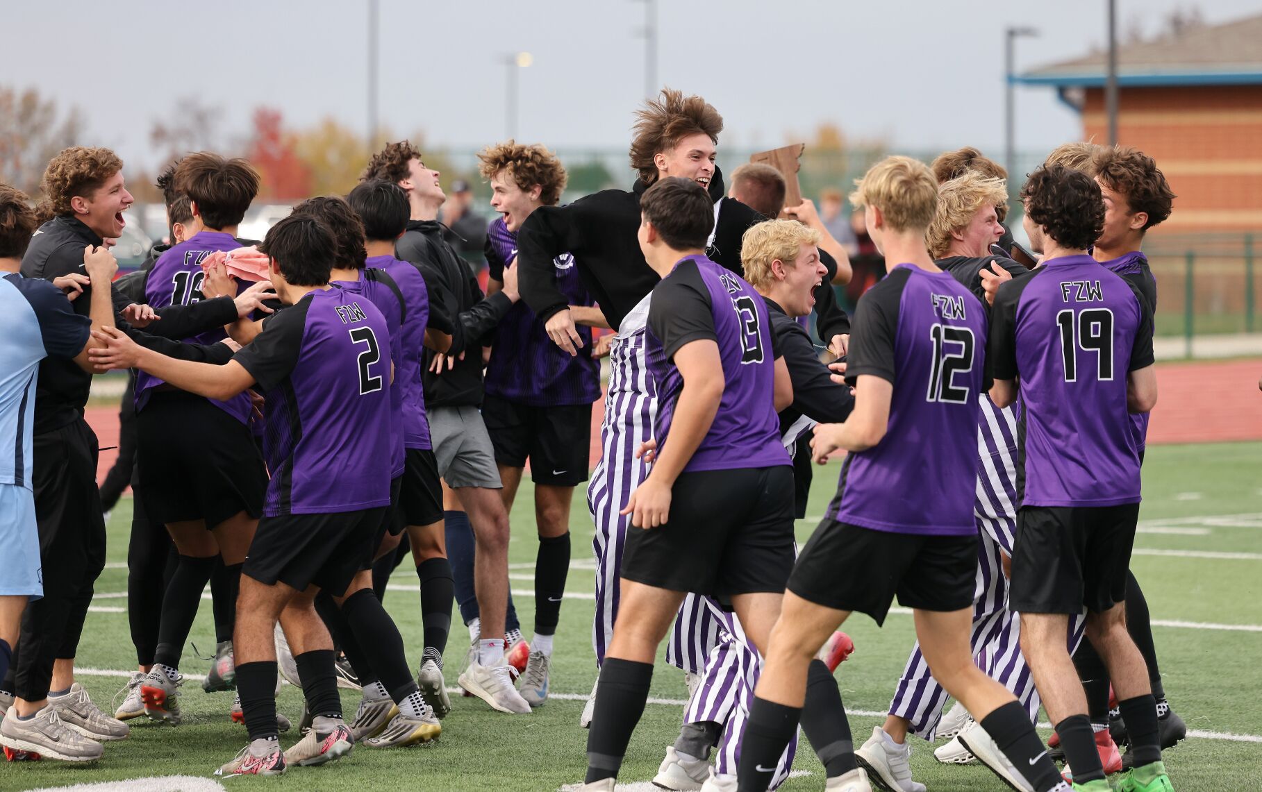 Fort Zumwalt West tops St. Dominic for first boys soccer district title ...
