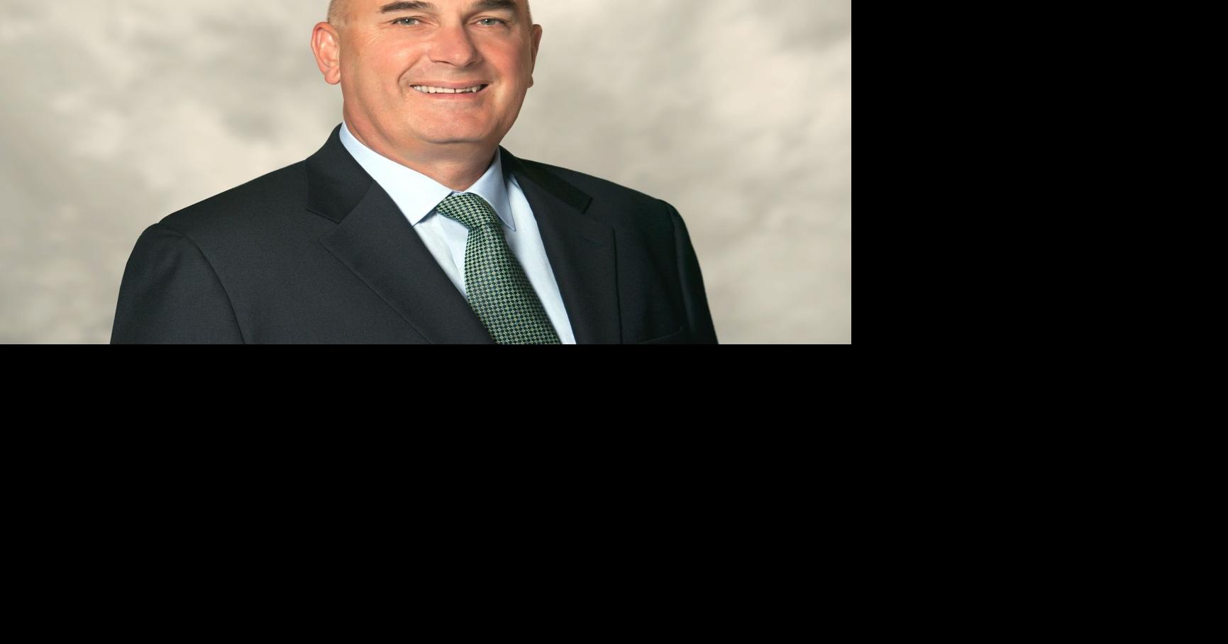 Bonus and stock lift Monsanto CEO's pay to $19.5 million