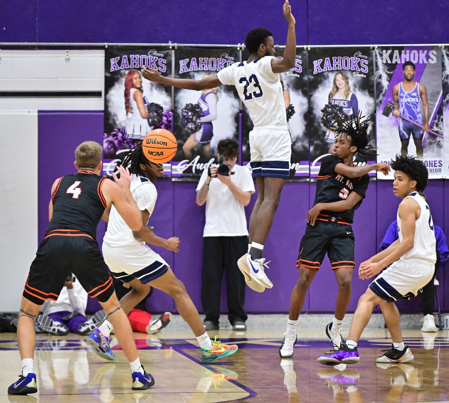 41st Collinsville Holiday Classic, semifinal: Mount Vernon 50, McCluer ...