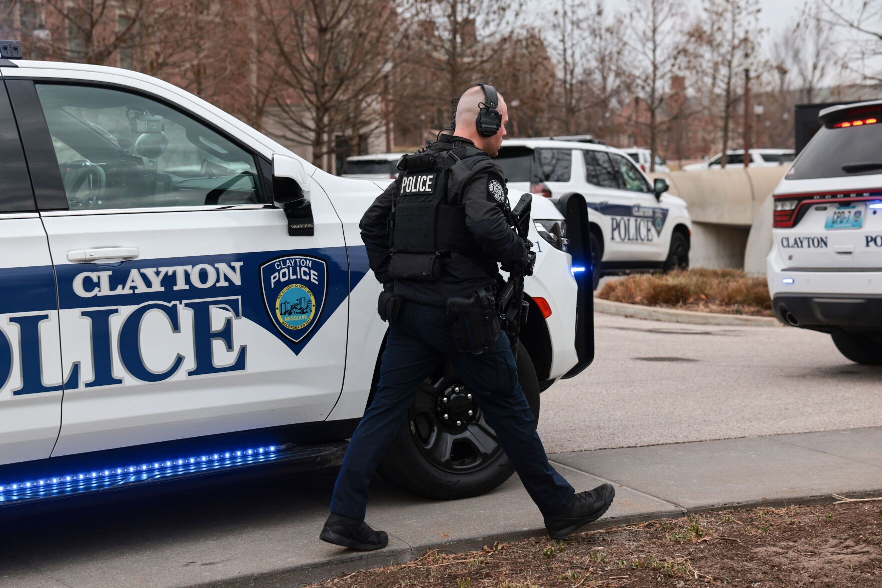 Police find no one with weapon on WashU campus in St. Louis