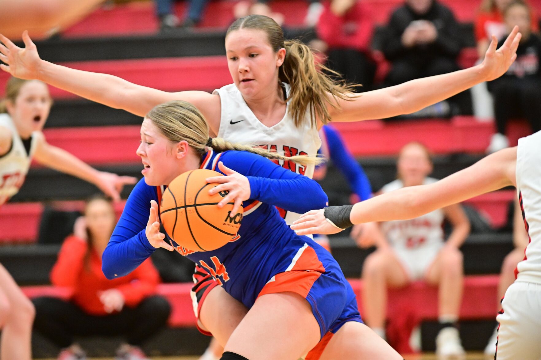 39th Highland Tournament, first round: Chatham Glenwood 53, Okawville 29