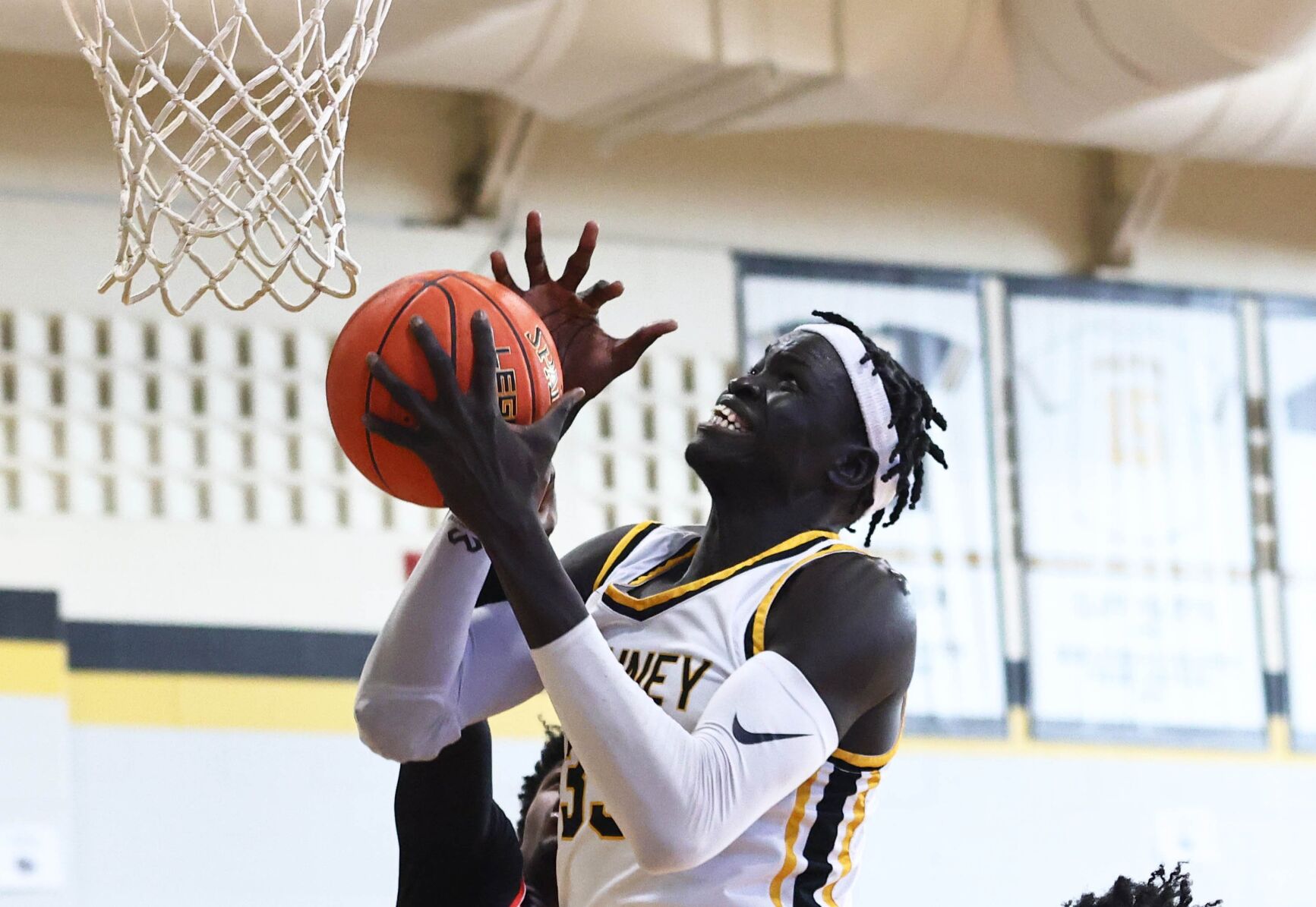 Vianney cuts down its own nets after surging past Sikeston in Class 5 ...