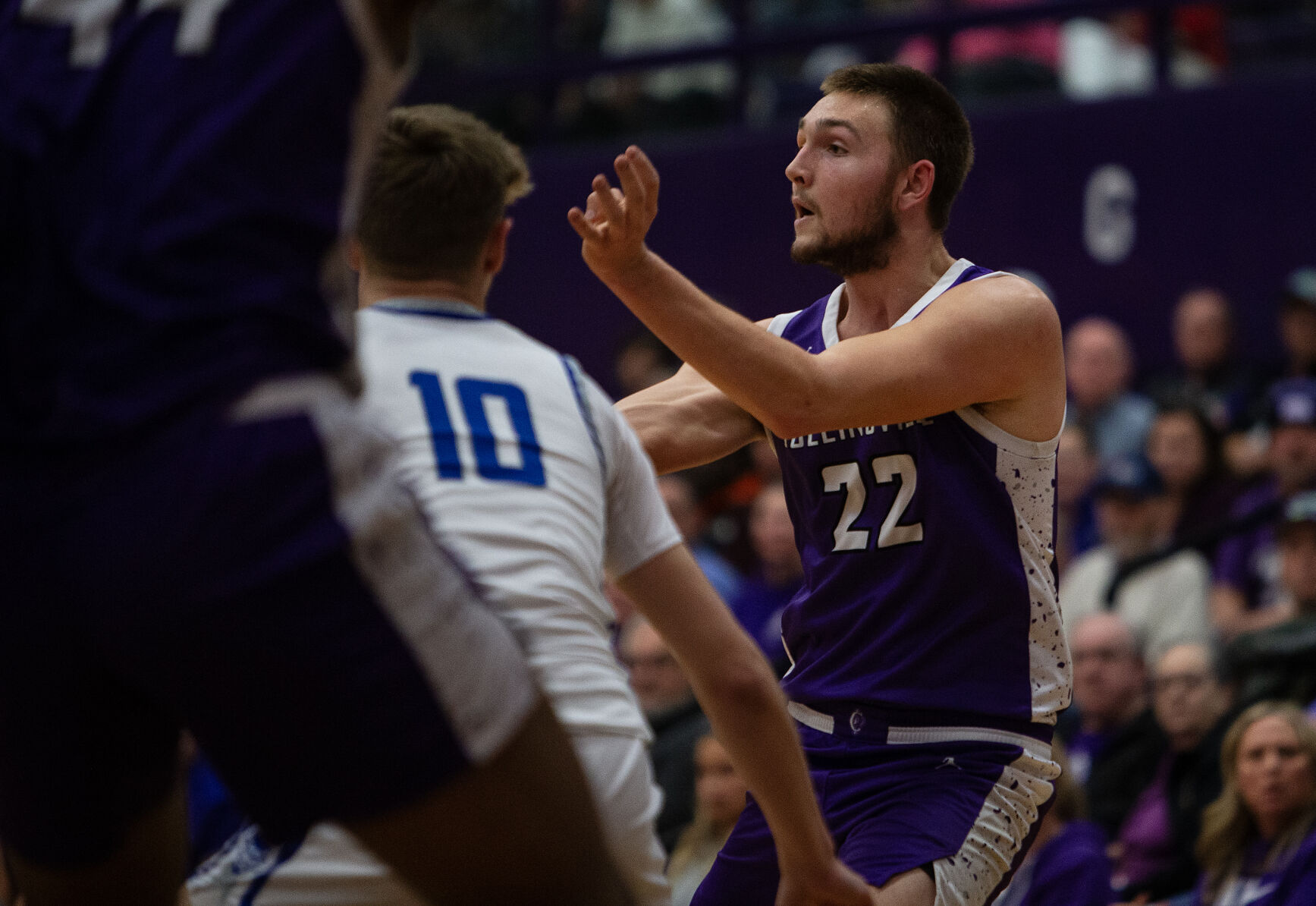 Zach Chambers helps Collinsville top Quincy to win first Holiday ...