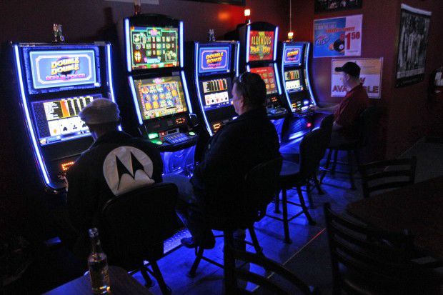 Video gambling off to slow start in Illinois | Illinois | stltoday.com
